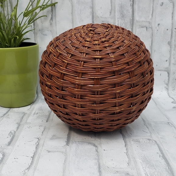 Home Interiors | Accents | Vintage Round Wicker Sphere | Poshmark